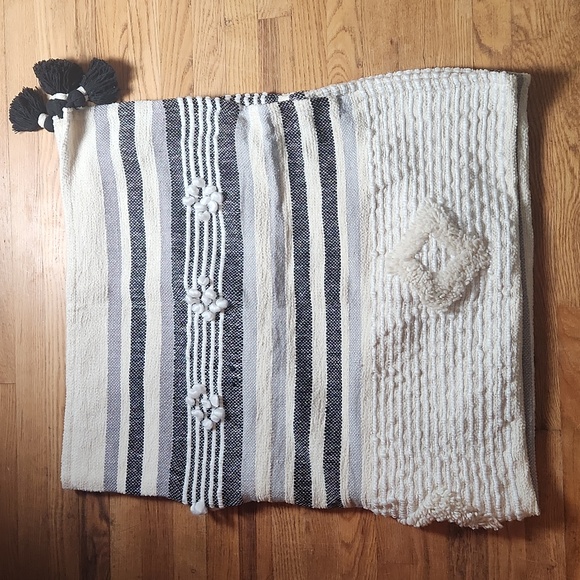 Rachel Zoe | Bedding | Rachel Zoe 52x 6 Boho Tasseled Throw Blanket ...